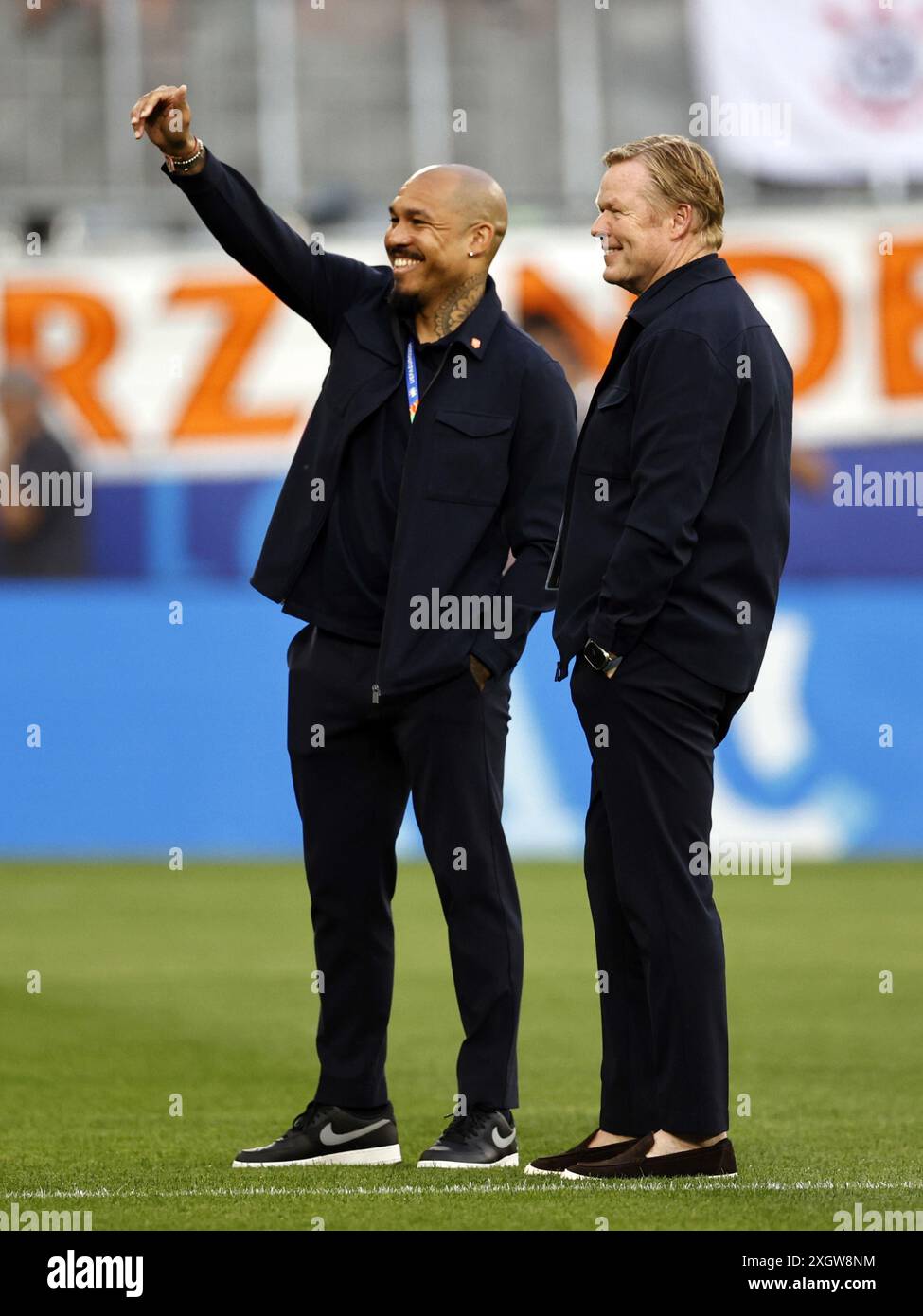Dortmund - (l-r) KNVB director of top football Nigel de Jong and ...