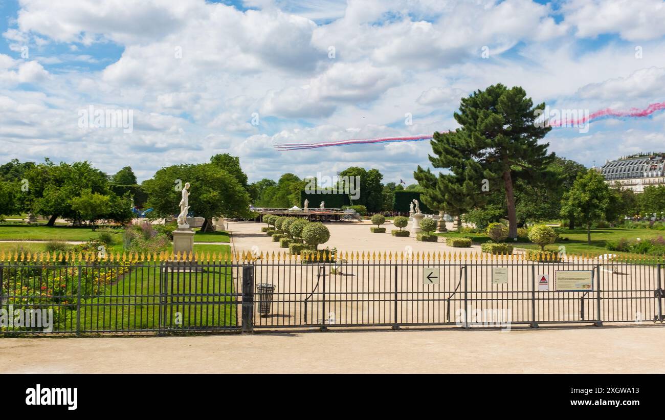 Paris, France. 10th July 2024. The Alpha Jets of the Patrouille ...