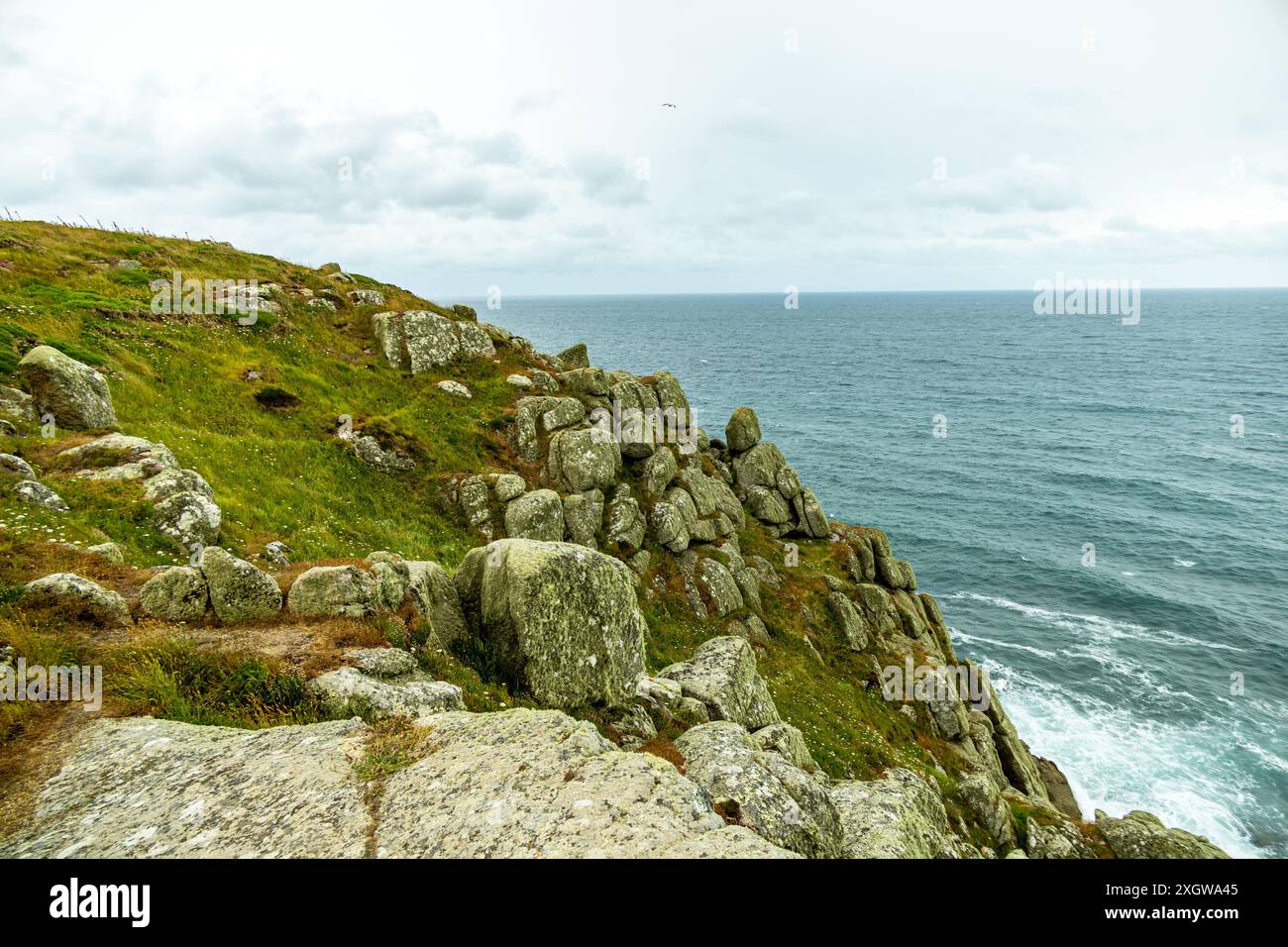 A short discovery tour on Porthcurno Beach to the beautiful Minack ...