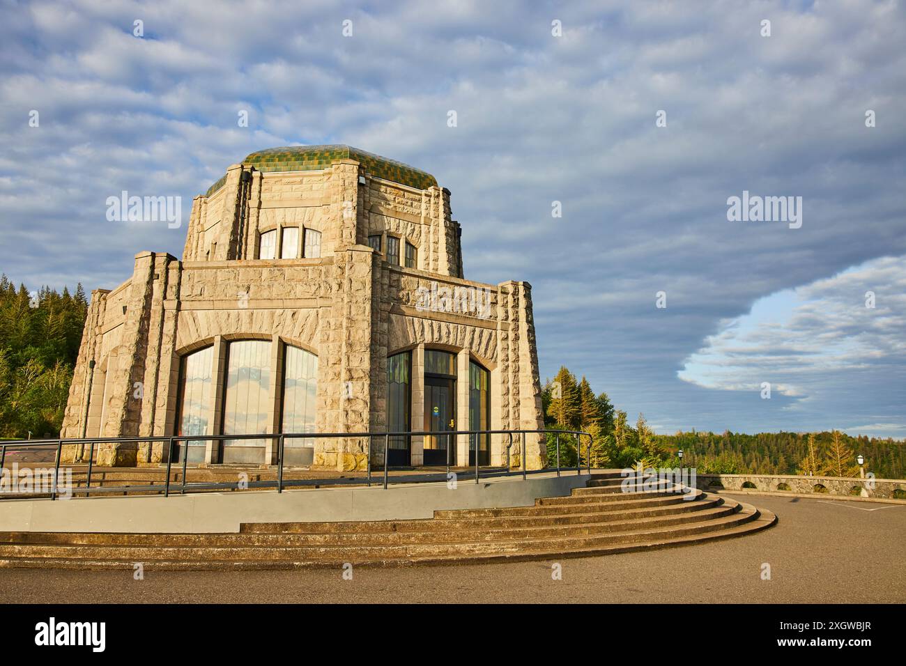 Vista House at Crown Point with Panoramic Gorge View Stock Photo - Alamy