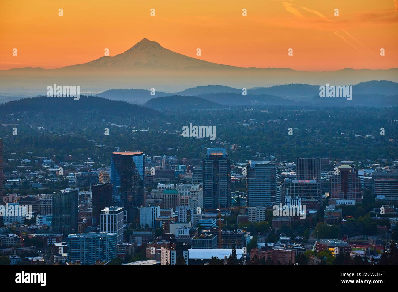 Portland oregon mount hood sunrise hi-res stock photography and images ...