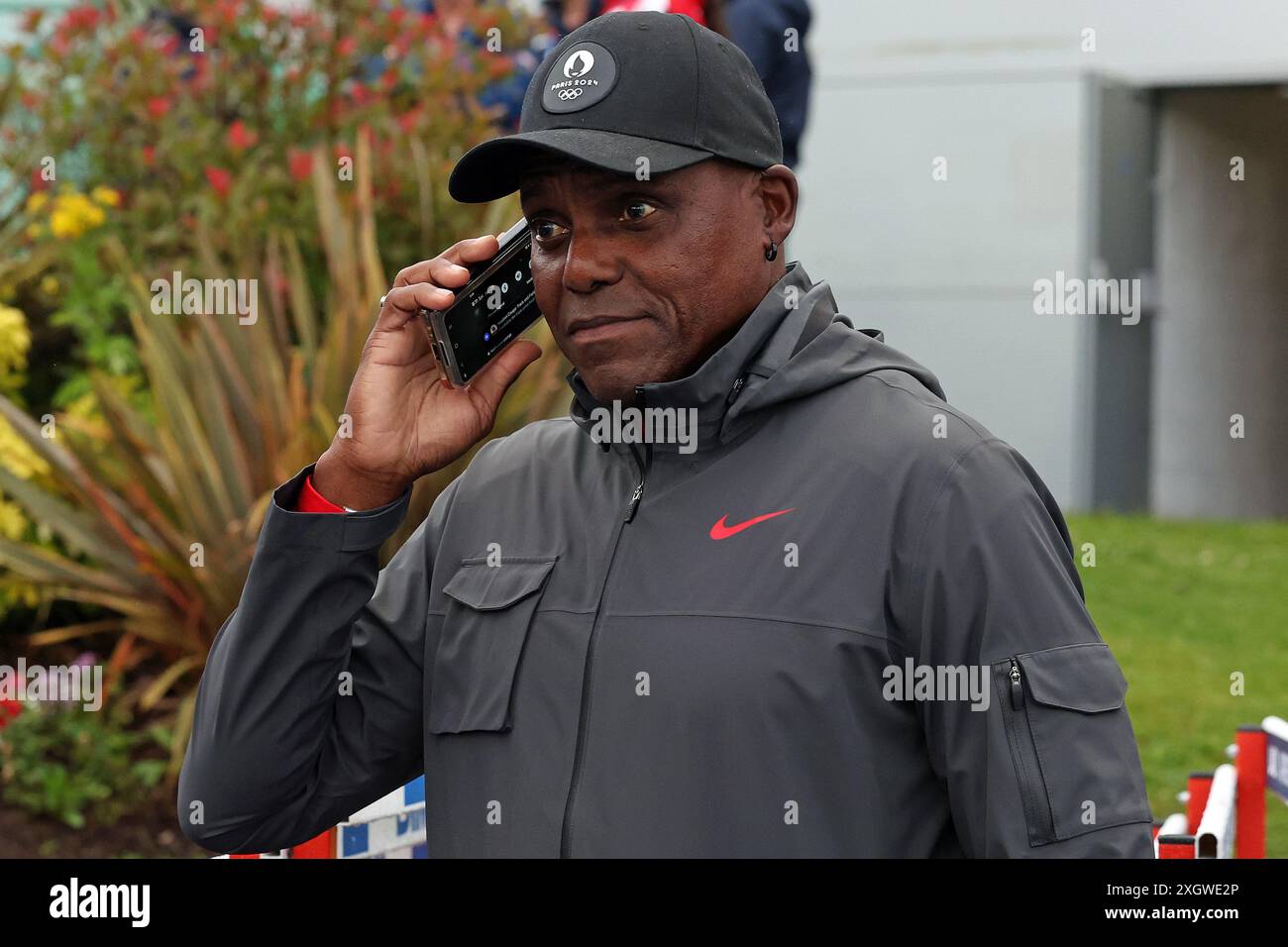 Carl Lewis, coach of Louie HINCHLIFFE, watching the UK Athletic ...