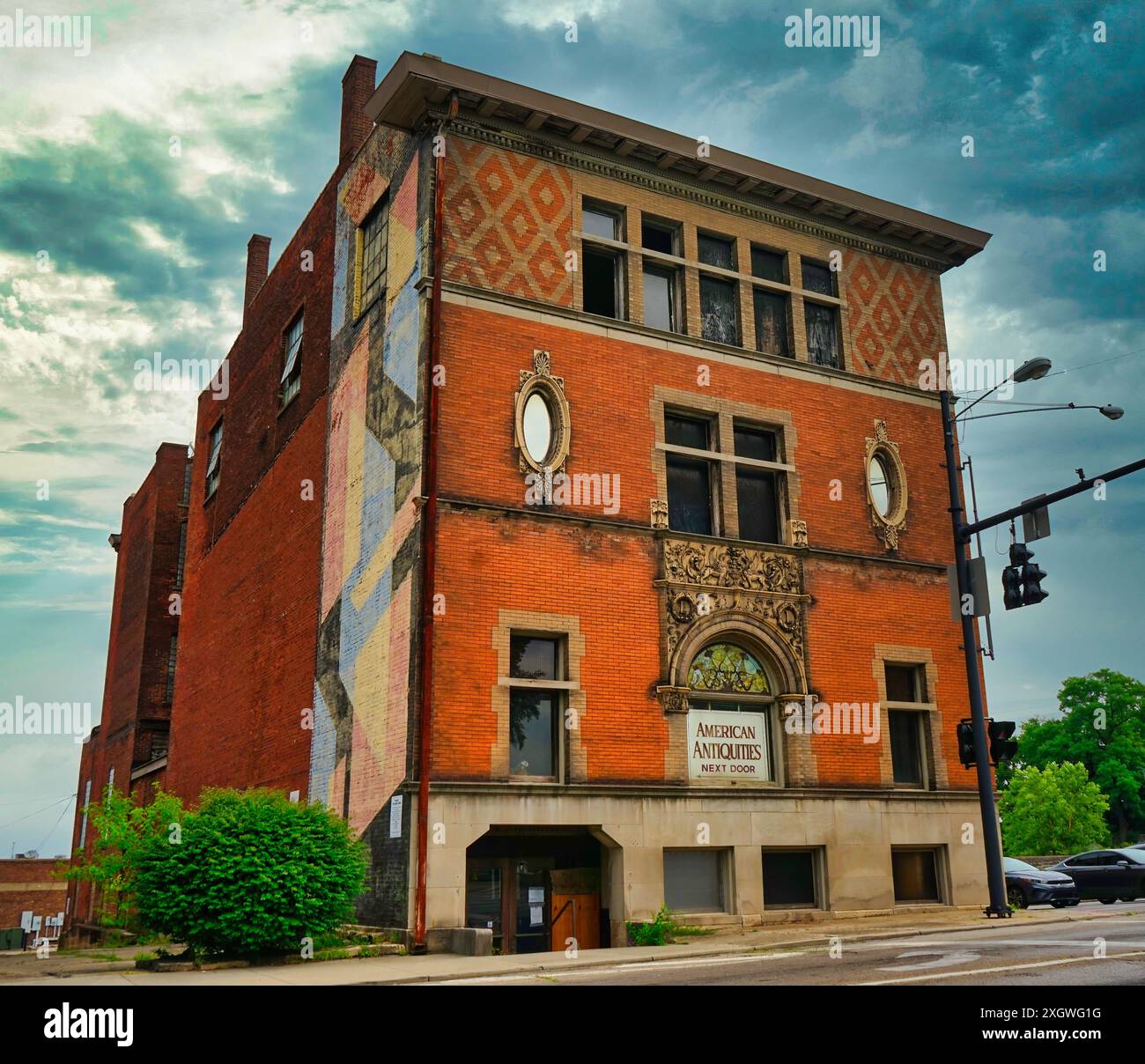 Abandoned building with art mural in downtown Springfield Ohio USA 2024 ...