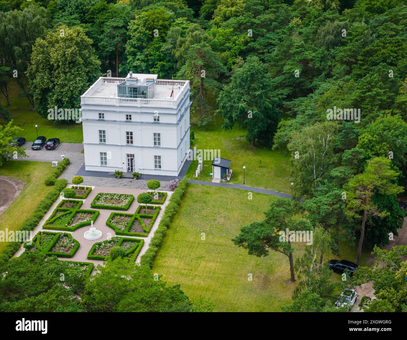 Villa komoda hi-res stock photography and images - Alamy