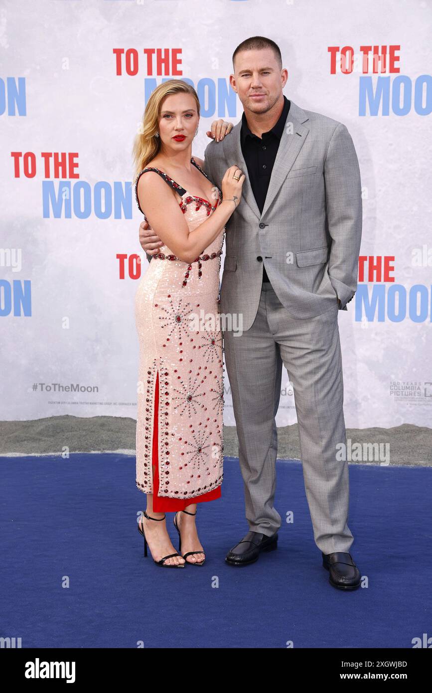 Channing tatum and actress scarlett johansson hi-res stock photography ...