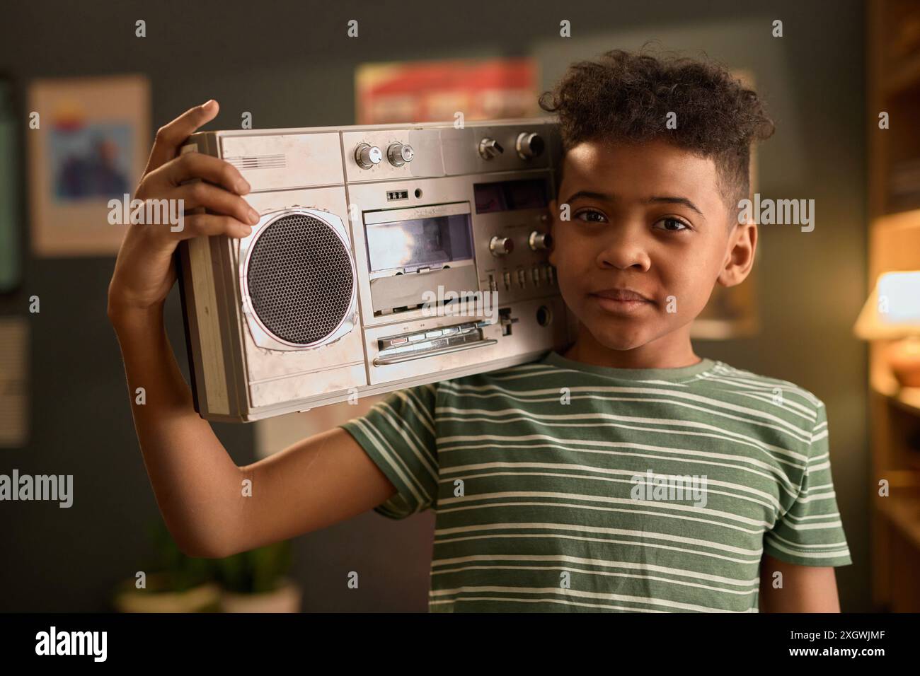 Boombox on shoulder hi-res stock photography and images - Alamy