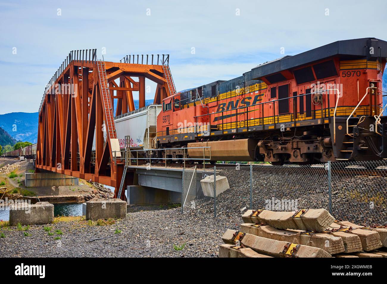 Metal truss structures on hi-res stock photography and images - Alamy
