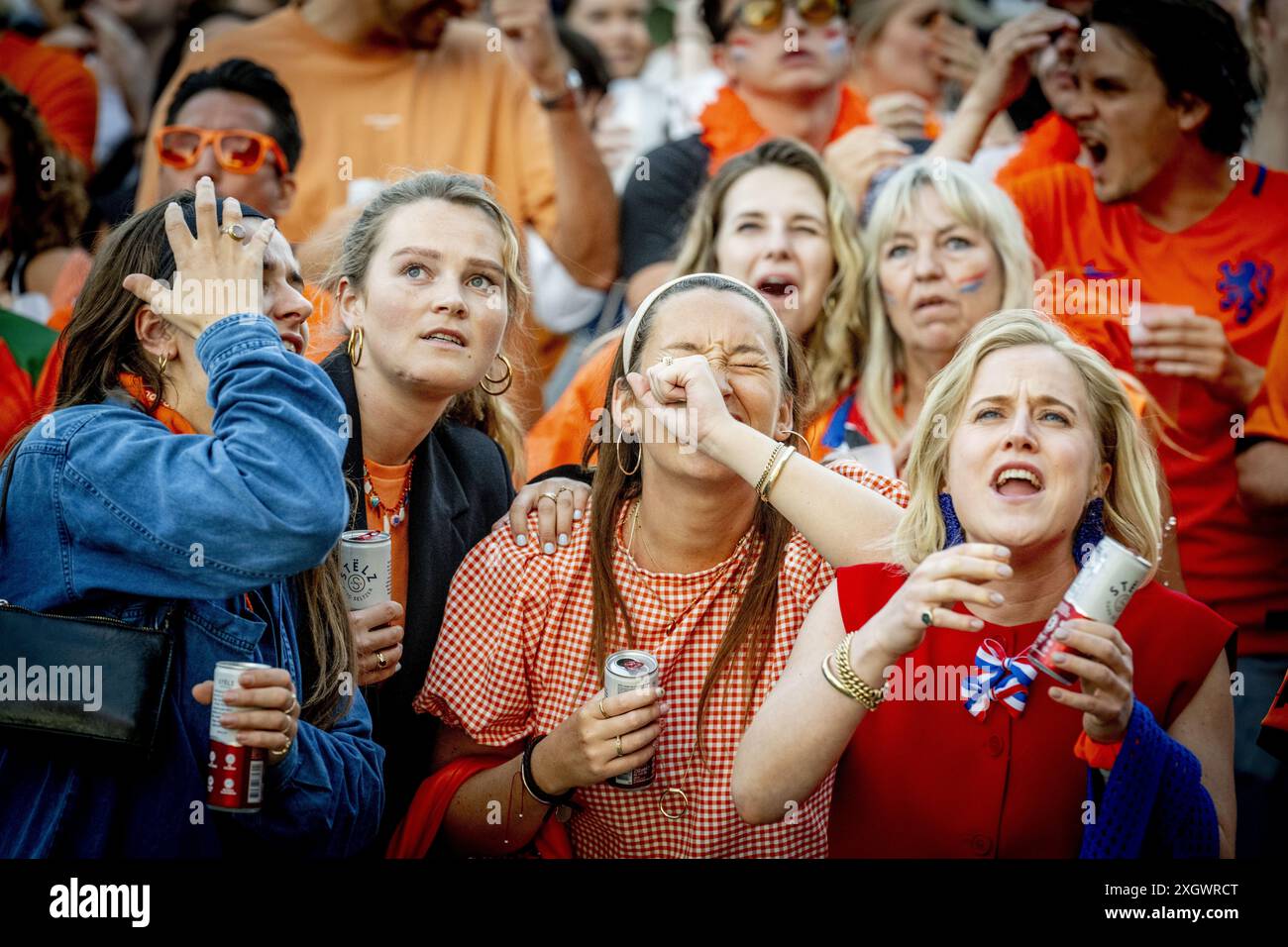 AMSTERDAM - Dutch fans during the semi-final in the Westergasfabriek at ...