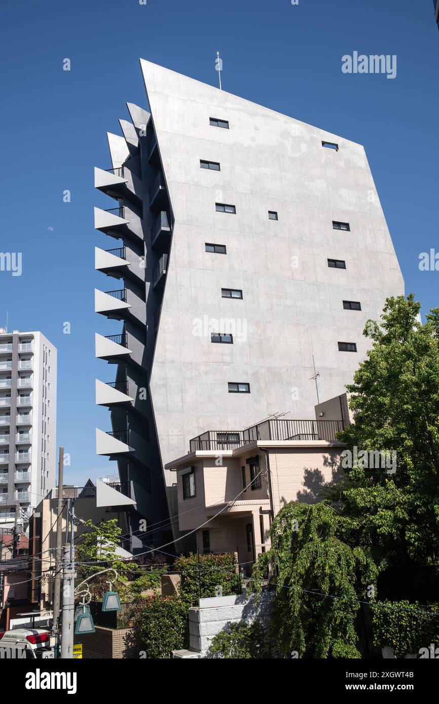 Japanese style apartment building hi-res stock photography and images ...