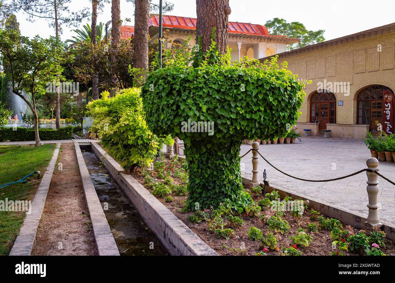 Shiraz eram park hi-res stock photography and images - Alamy