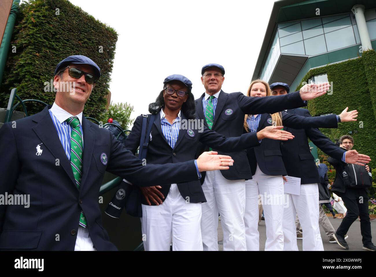 Wimbledon line judges 2024 hi-res stock photography and images - Alamy