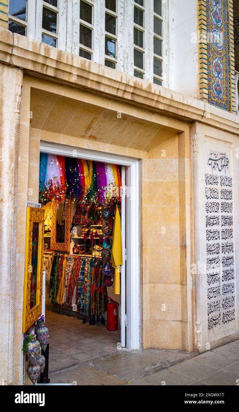 Handicraft shop inside the Eram garden, Shiraz, Iran Stock Photo - Alamy