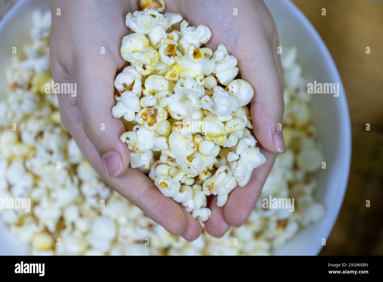 Woman holding delicious classic hi-res stock photography and images - Alamy