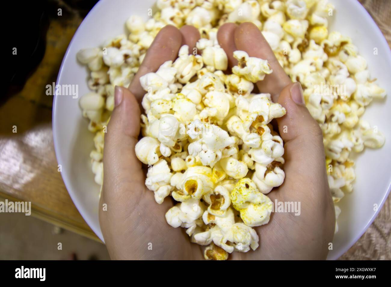 Woman holding delicious classic hi-res stock photography and images - Alamy