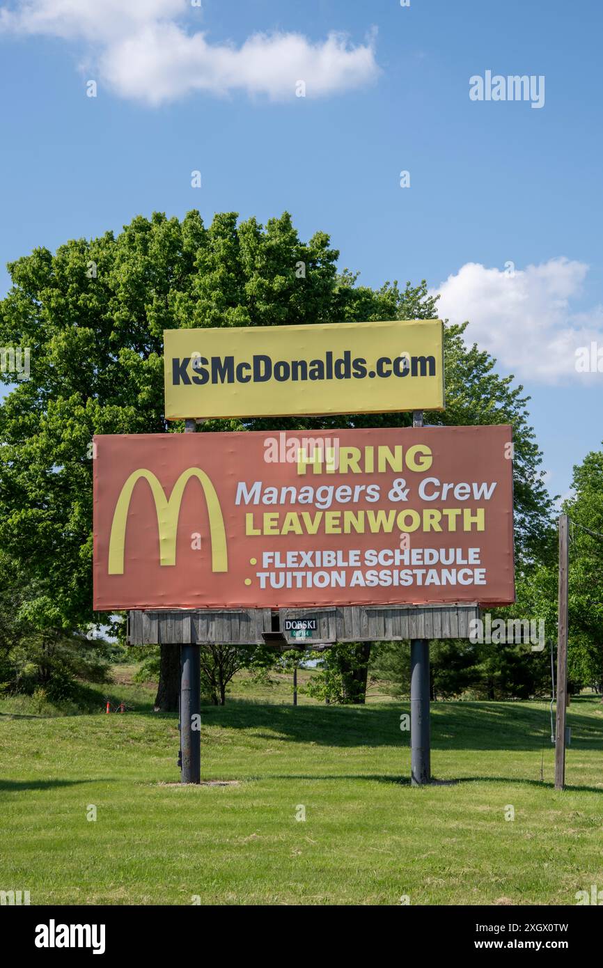 Now hiring sign mcdonald's restaurant hi-res stock photography and ...