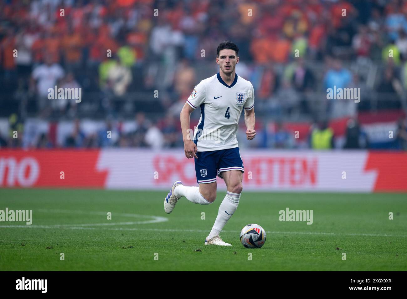 Declan Rice (England, #04) am Ball, GER, Netherlands (NED) vs England ...