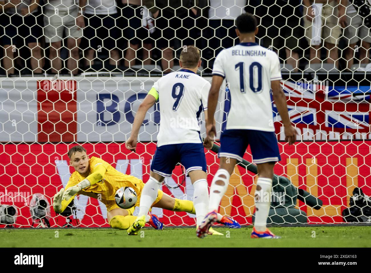 DORTMUND - Holland goalkeeper Bart Verbruggen during the UEFA EURO 2024 ...
