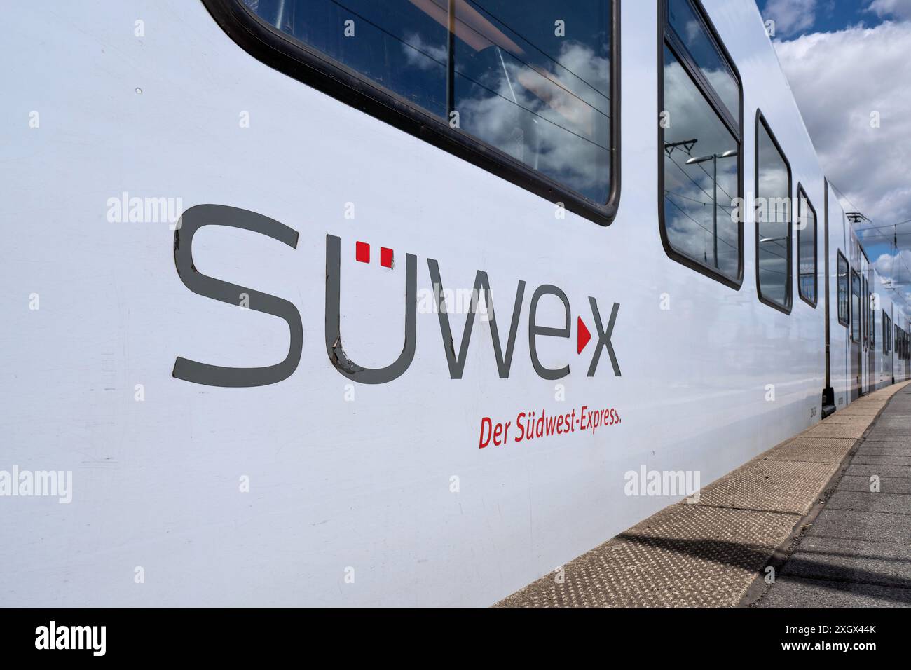 Train logo db hi-res stock photography and images - Alamy