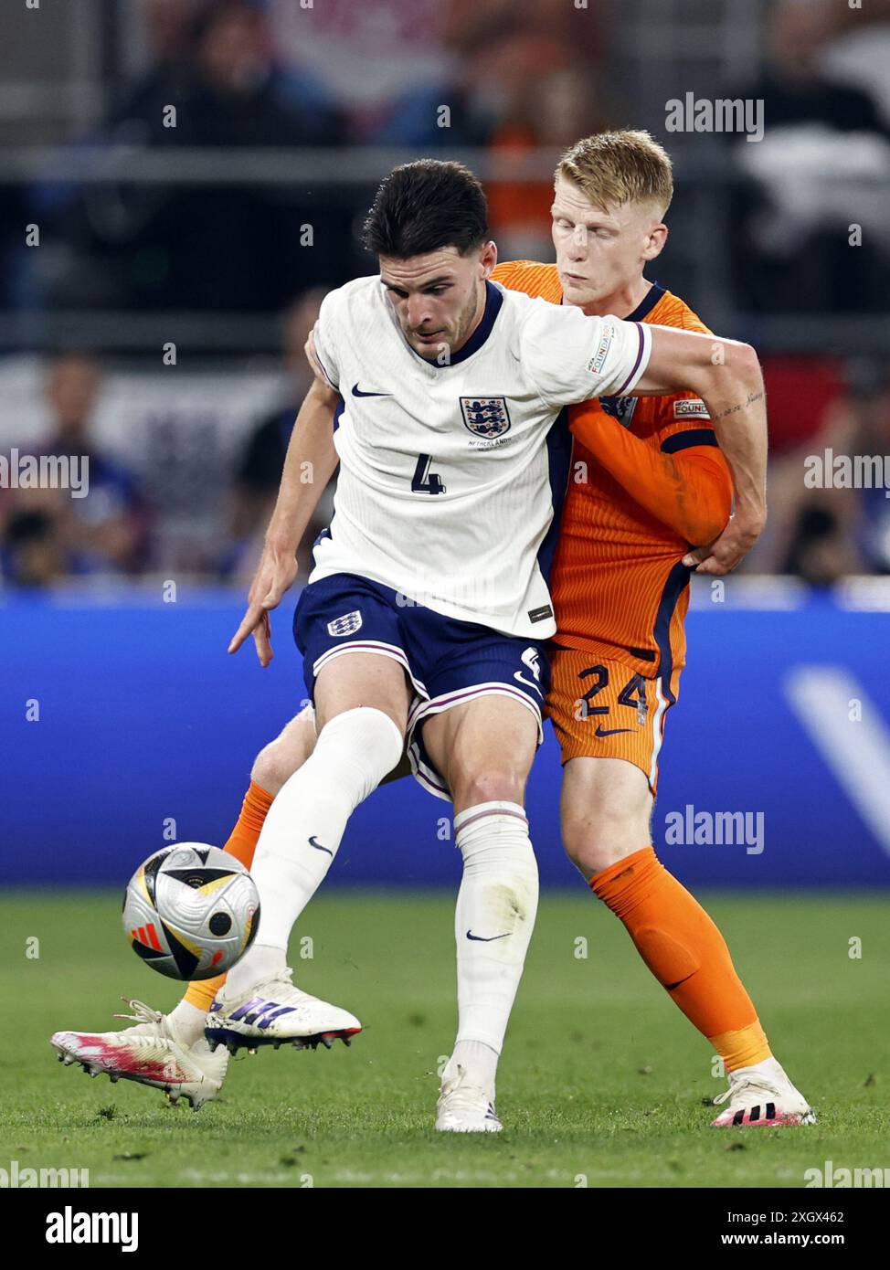 Dortmund - (l-r) Declan Rice of England, Jerdy Schouten of Holland ...