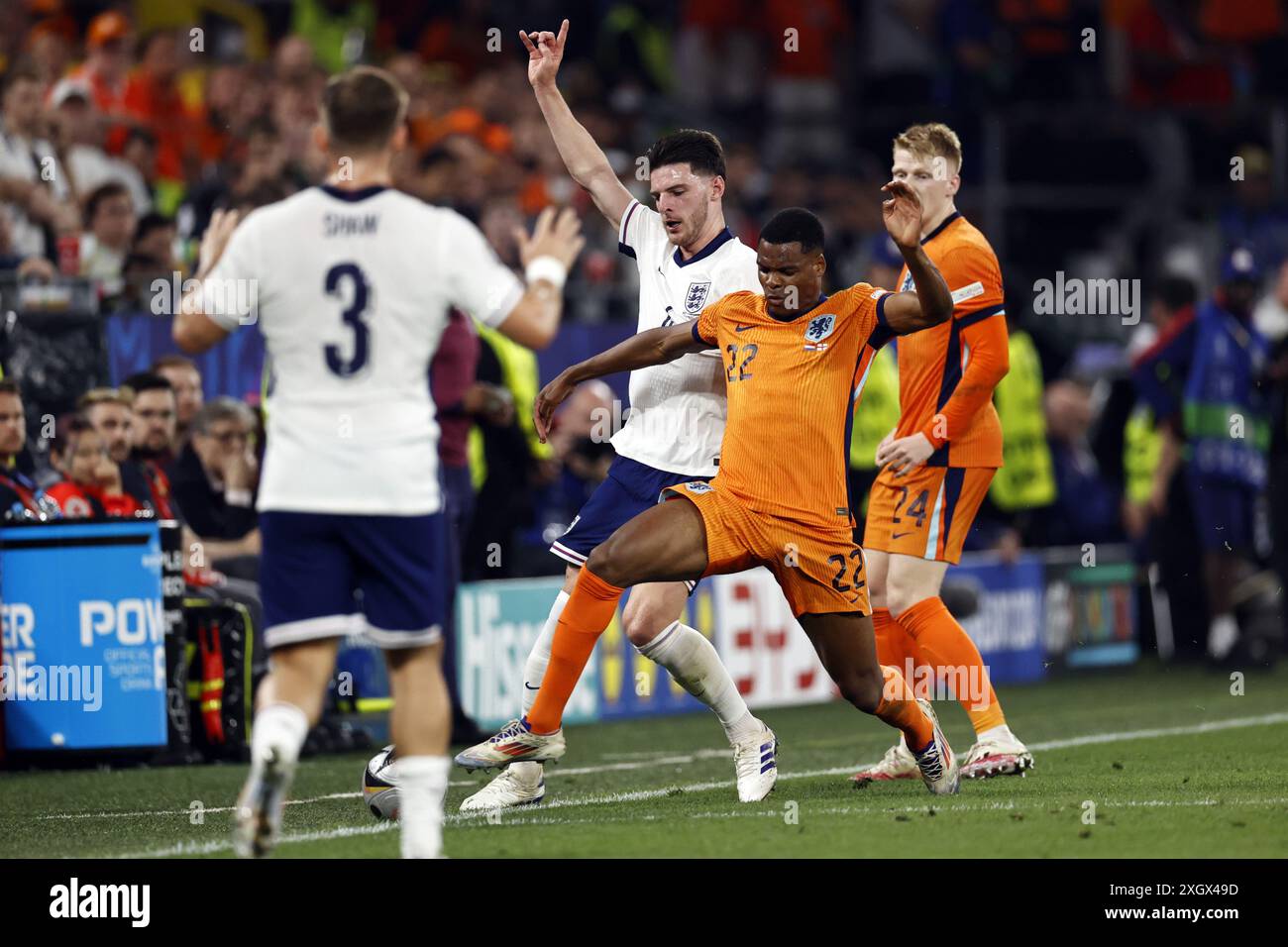 Dortmund - (l-r) Declan Rice of England, Denzel Dumfries of Holland ...