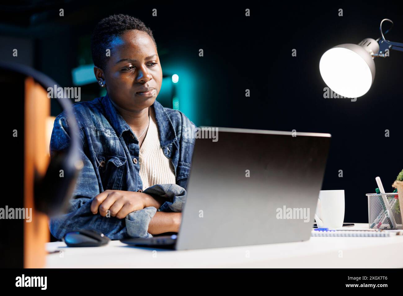 Overwhelmed projects hi-res stock photography and images - Alamy