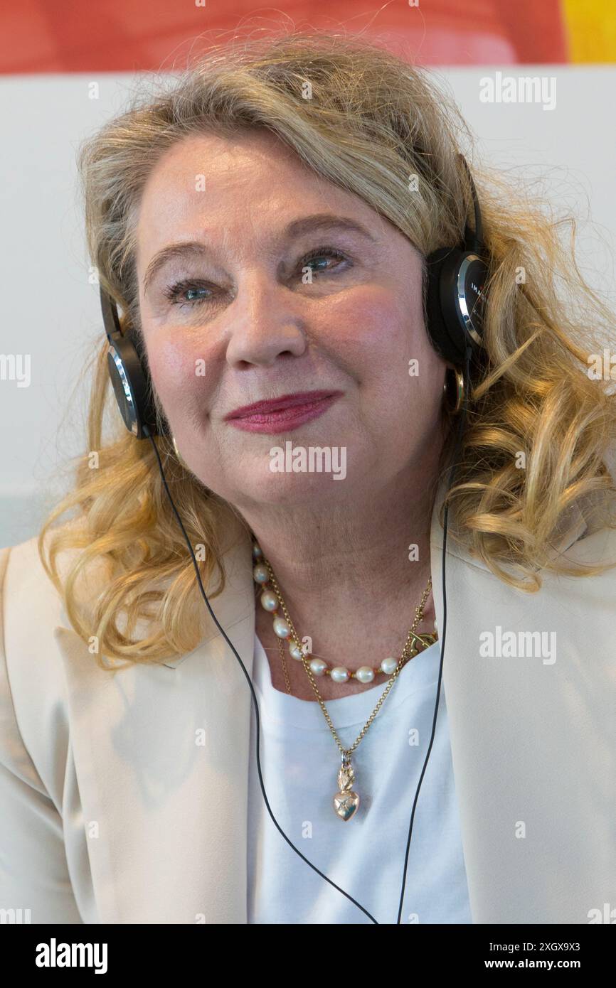 Author Nicolas Barreau (pseudonym of book publisher Daniela Thiele) is ...