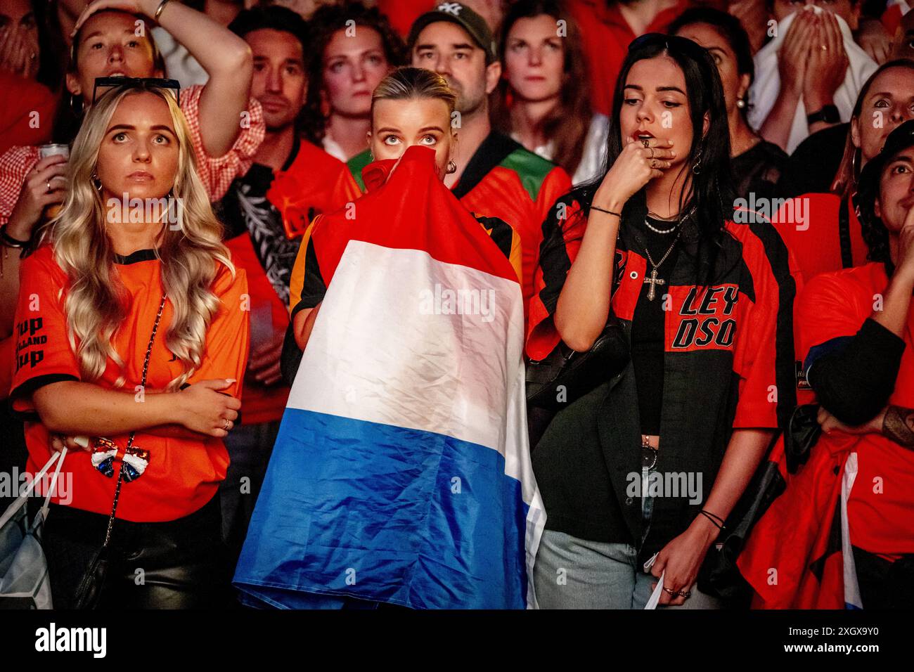AMSTERDAM - Dutch fans during the semi-final in the Westergasfabriek at ...
