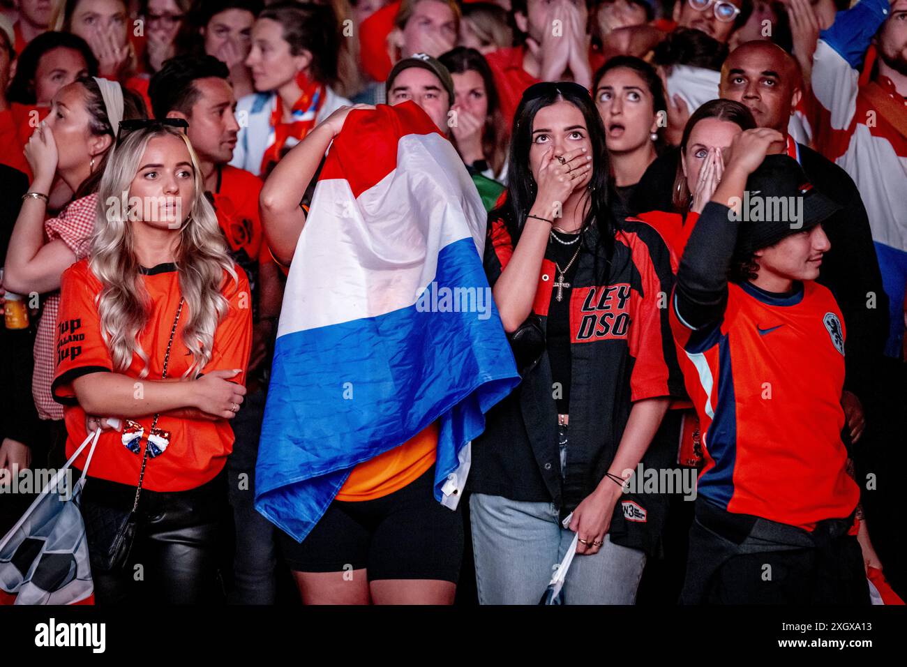AMSTERDAM - Dutch fans during the semi-final in the Westergasfabriek at ...