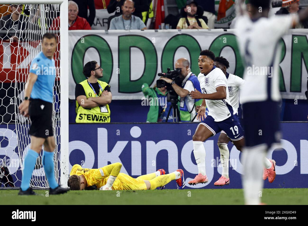Dortmund - (l-r) Ollie Watkins of England celebrates the 1-2, Holland ...