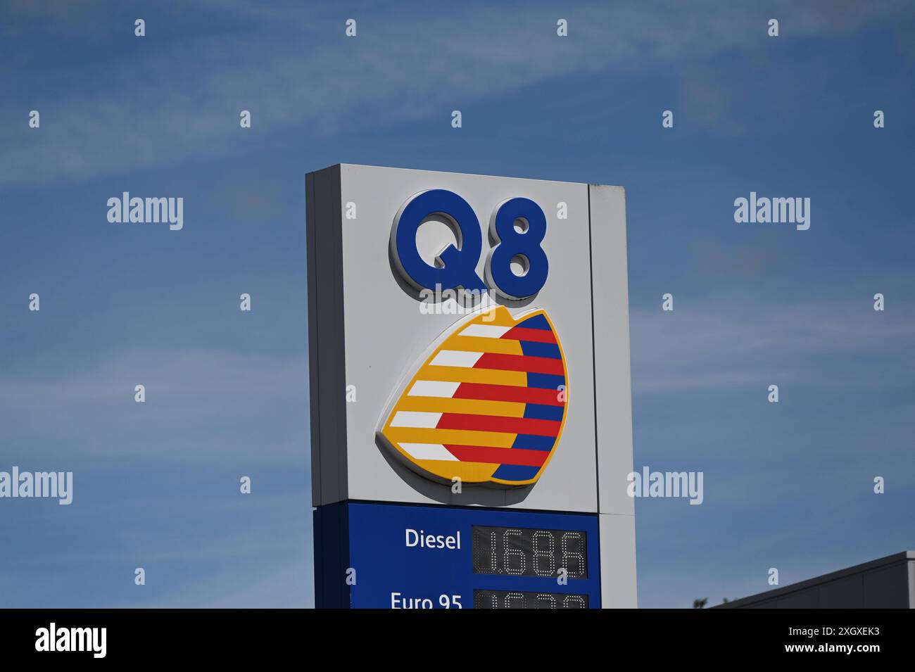 Kuwait petroleum logo hi-res stock photography and images - Alamy