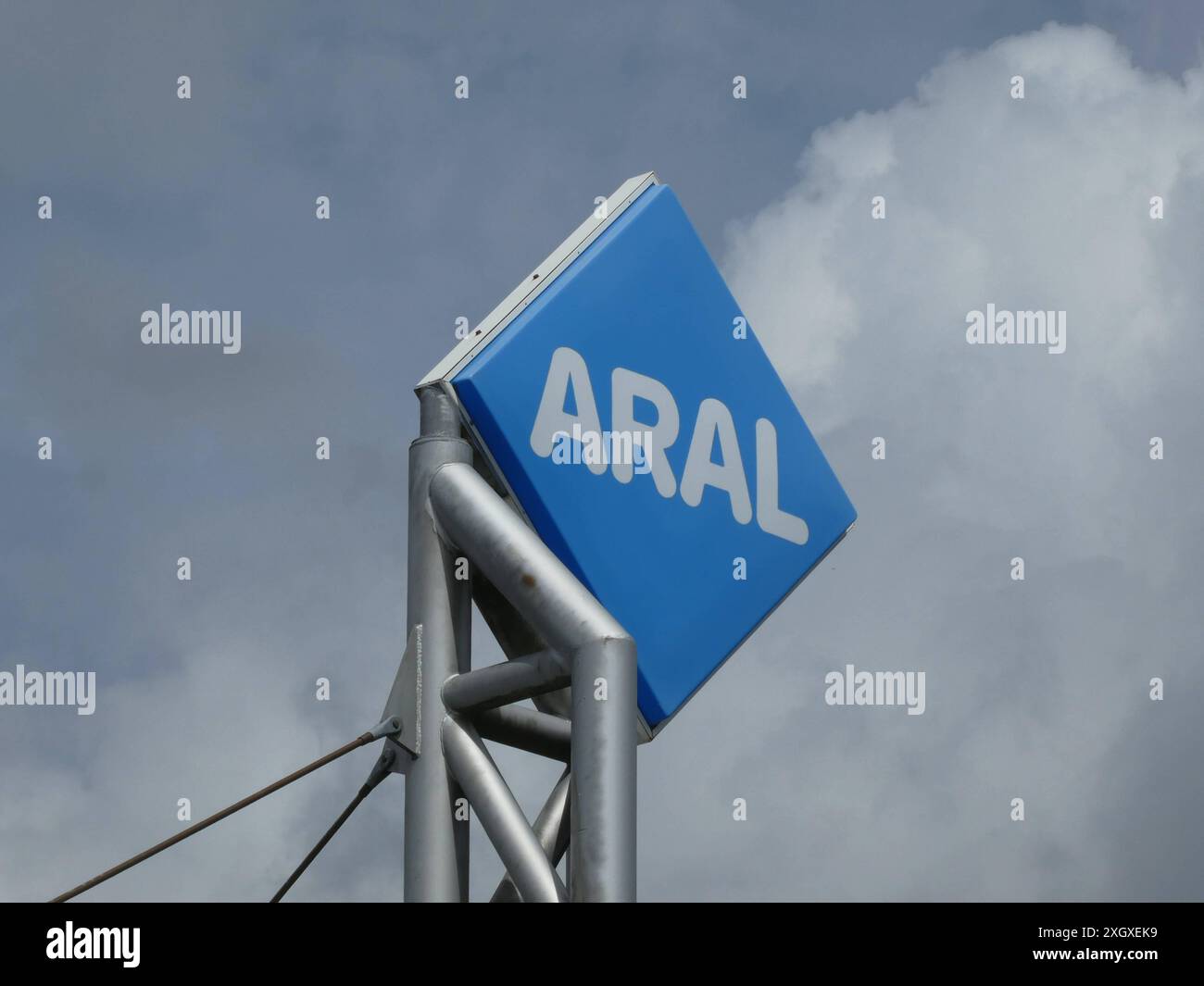 Aral gas station aral logo hi-res stock photography and images - Alamy