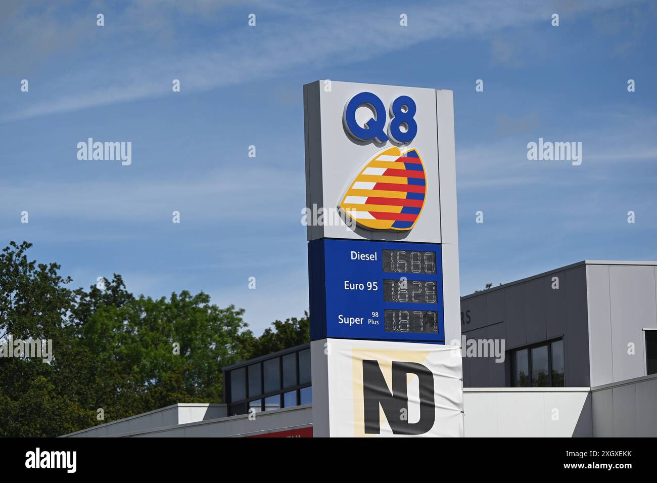 Kuwait petroleum logo hi-res stock photography and images - Alamy