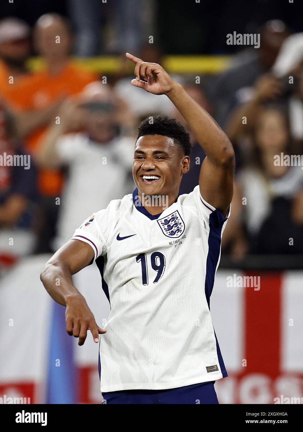 Dortmund - Ollie Watkins of England celebrates England's victory over ...