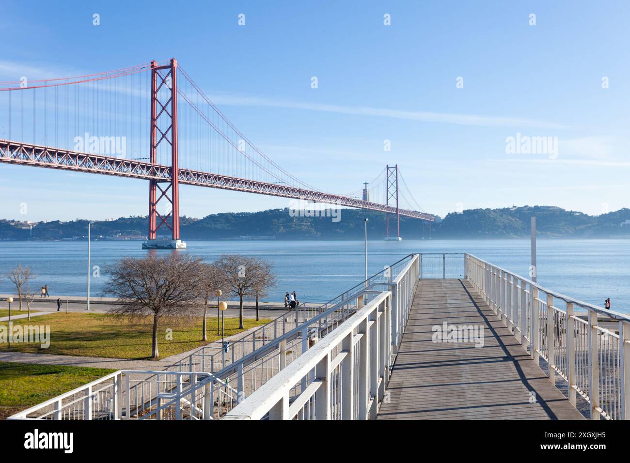 Footbridge crossing the railway to reach the bank of the Tagus Reiver ...