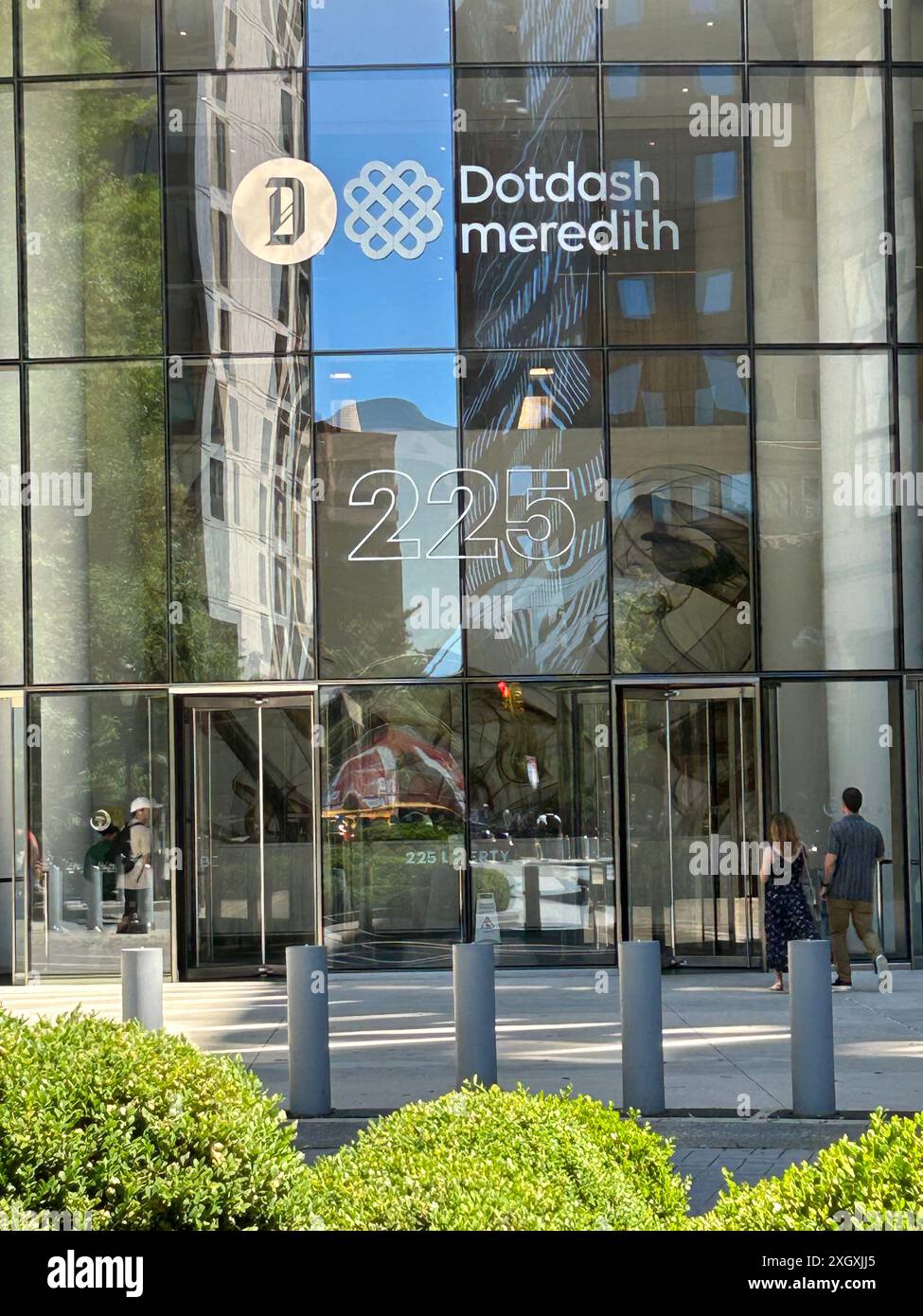 Dotdash Meredith corporate office, building exterior, New York City ...