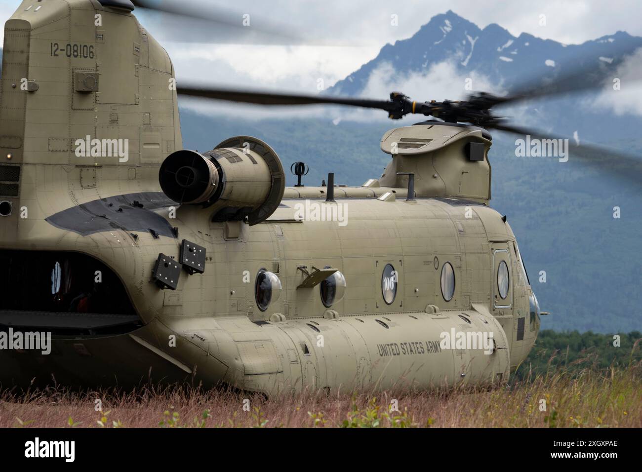 An Alaska Army National Guard CH-47F Chinook helicopter participates in ...