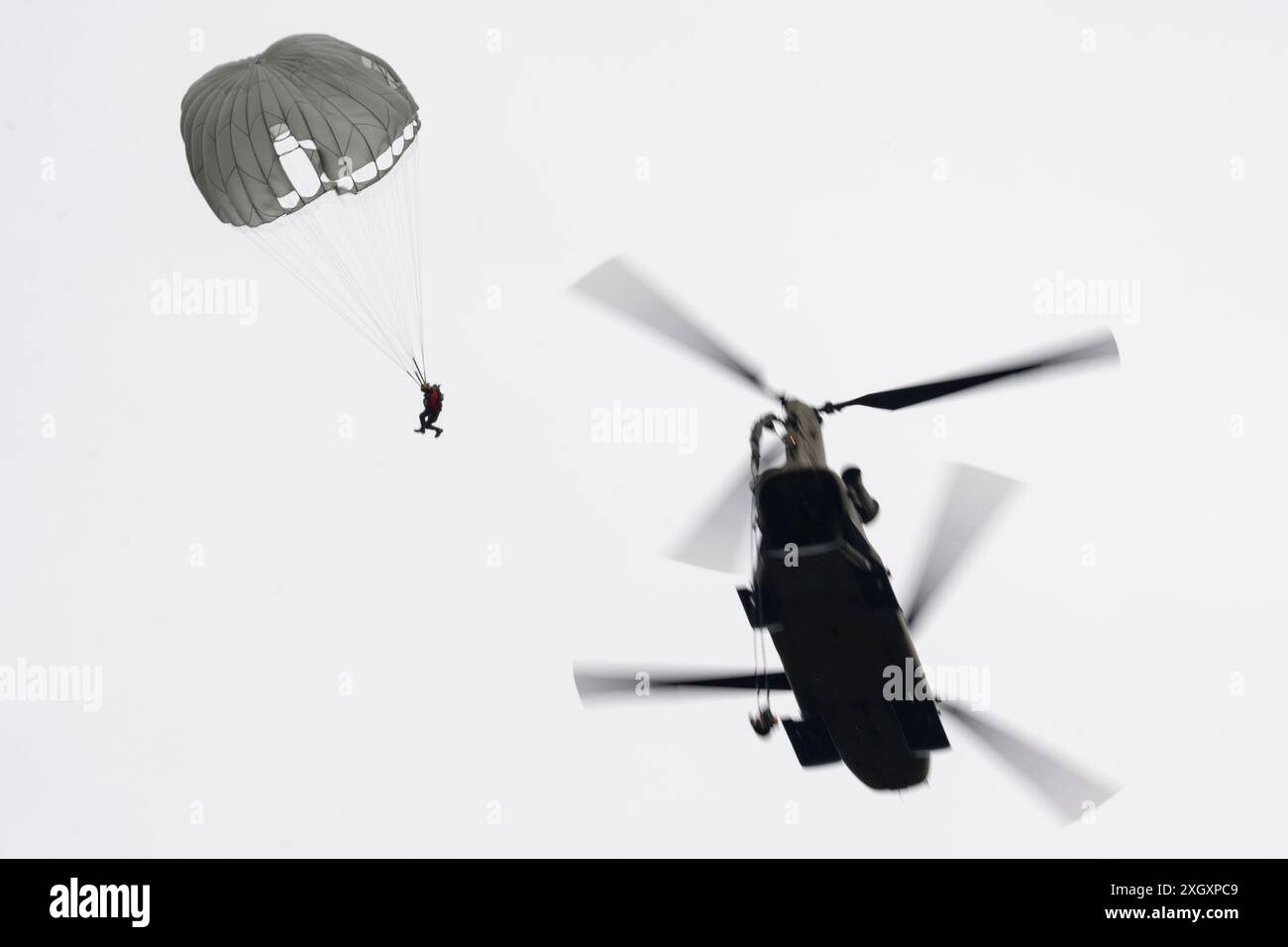 An Alaska Air National Guard pararescueman from the 212th Rescue ...