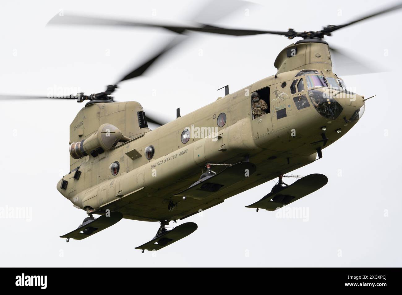 An Alaska Army National Guard CH-47F Chinook helicopter participates in ...