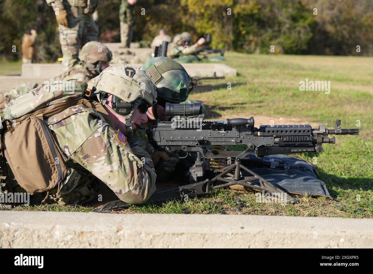 Soldiers from the Texas National Guard competed at the machine-gun ...