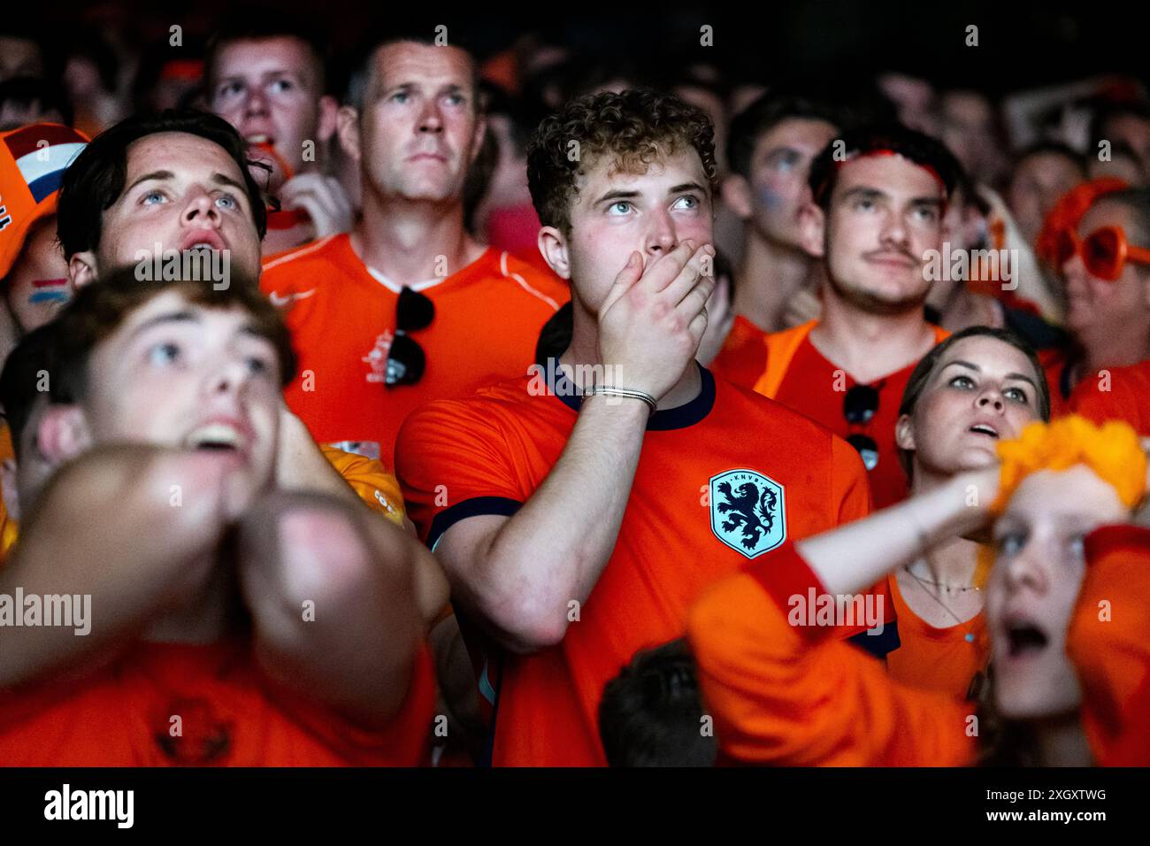 DORTMUND - Dutch supporters watch the semi-final at the European ...