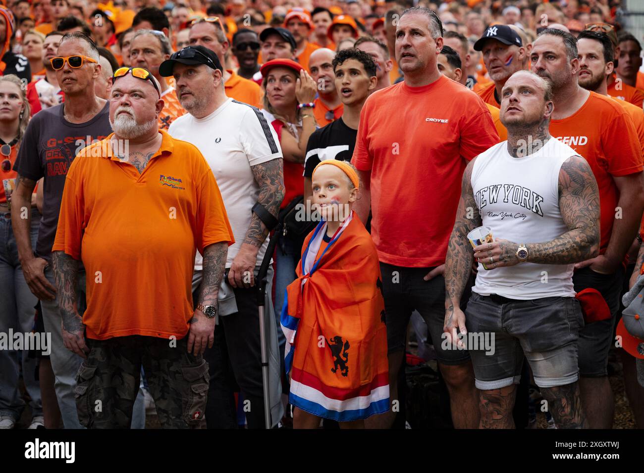 DORTMUND - Dutch supporters watch the semi-final at the European ...