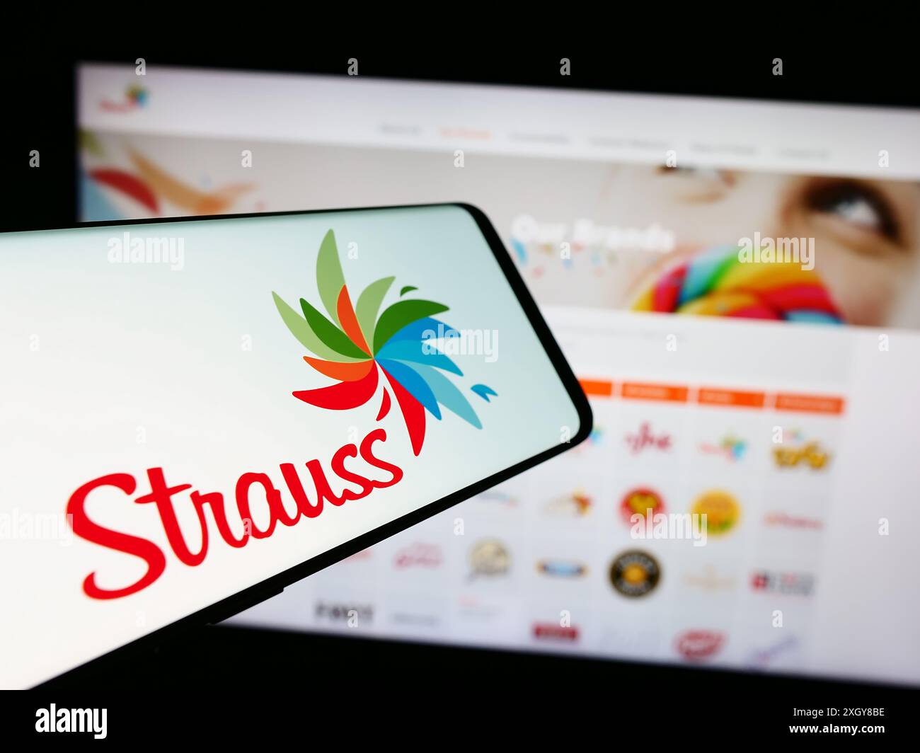 Strauss logo hi-res stock photography and images - Alamy