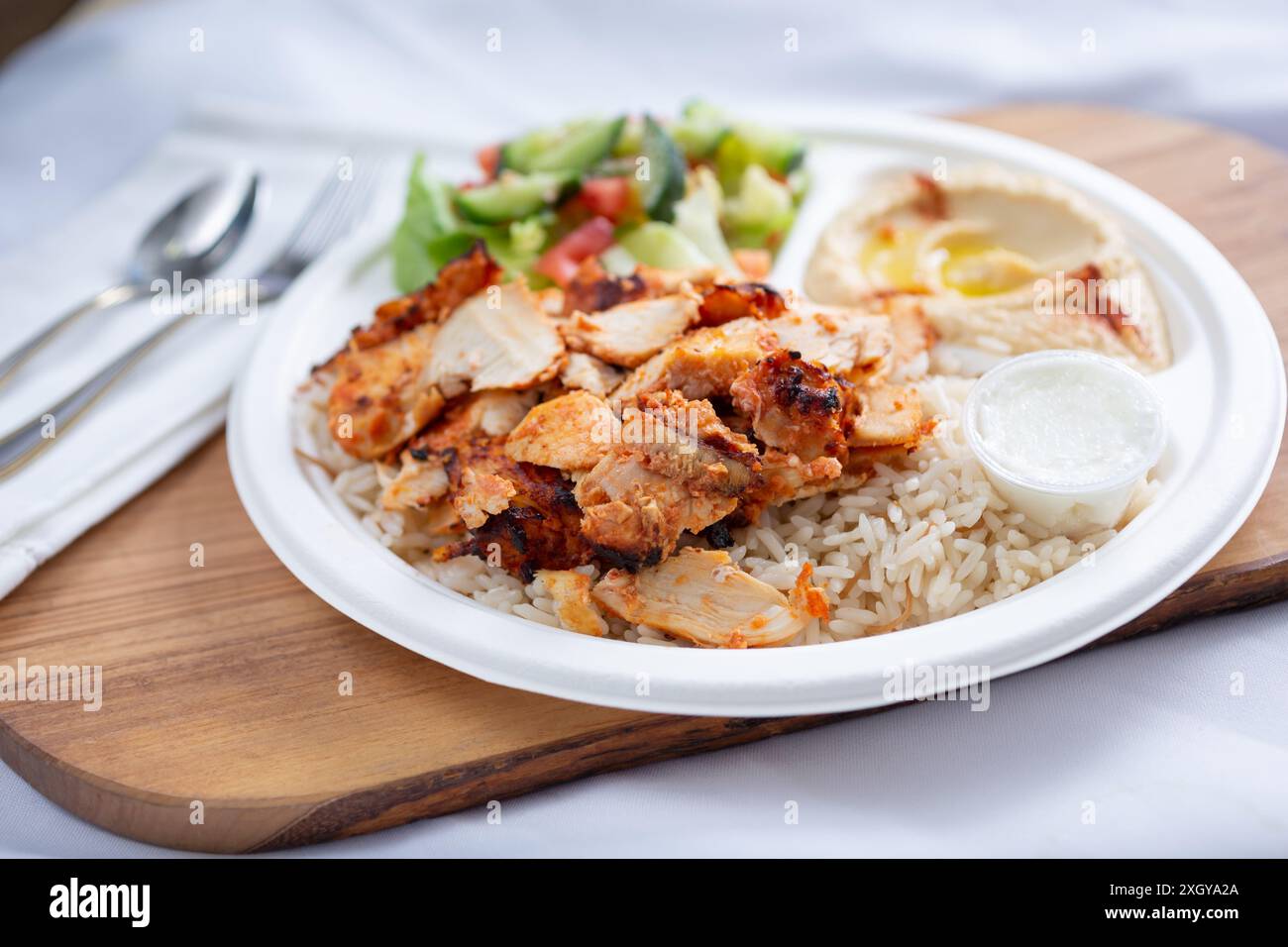 Hummus shawarma plate hi-res stock photography and images - Alamy