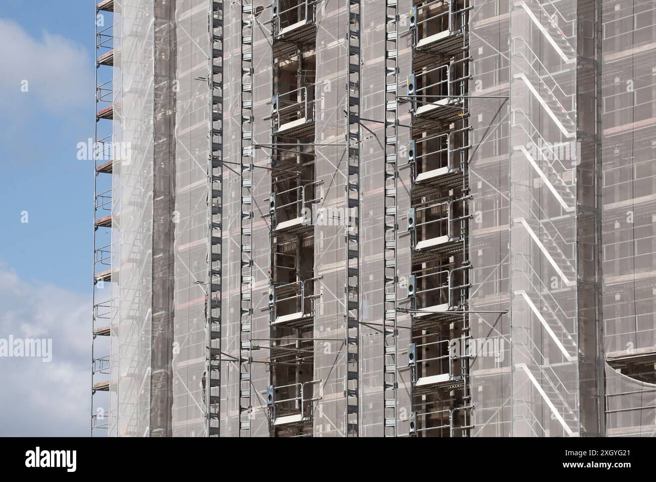 Scaffolding, house facade, shell construction, residential building ...