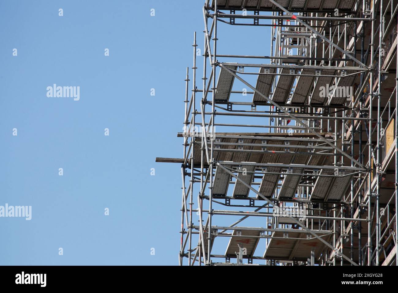 Scaffolding, house facade, shell construction, residential building ...