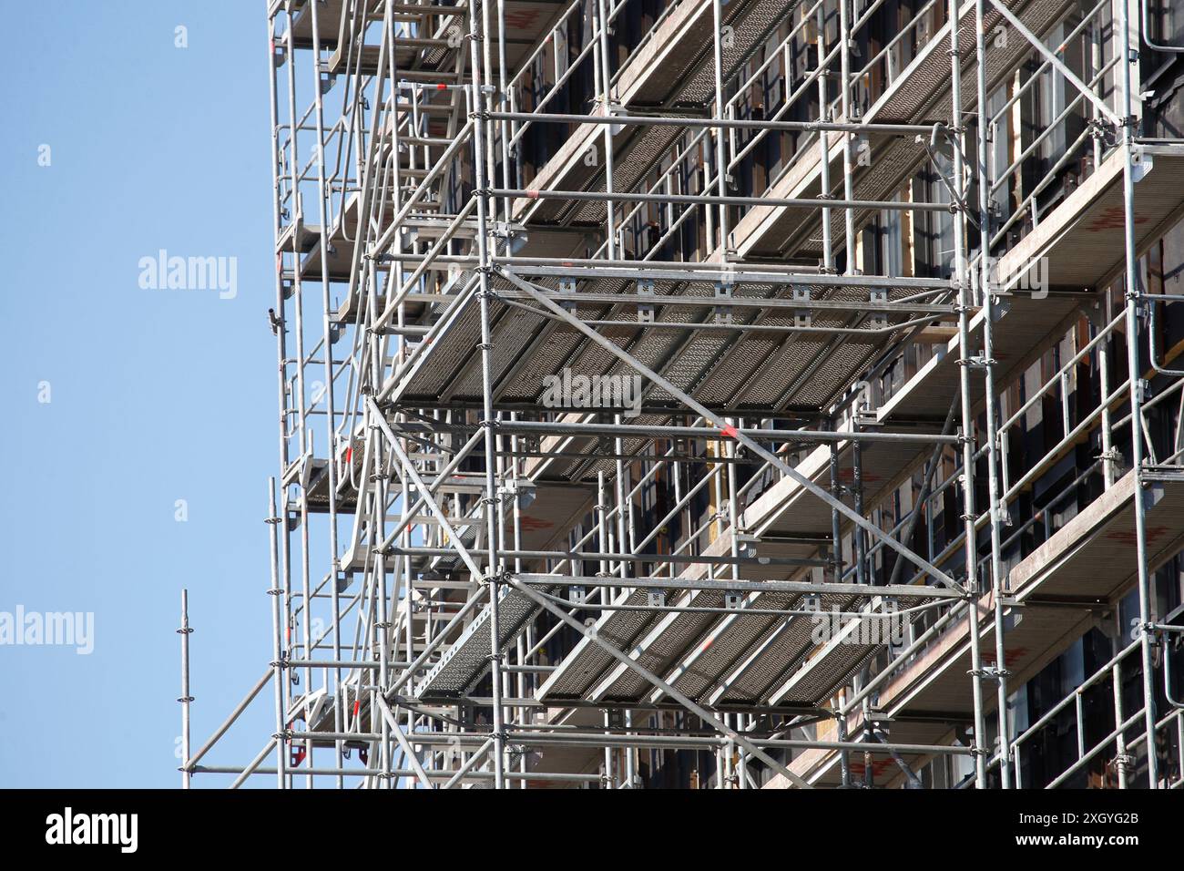 Scaffolding, house facade, shell construction, residential building ...