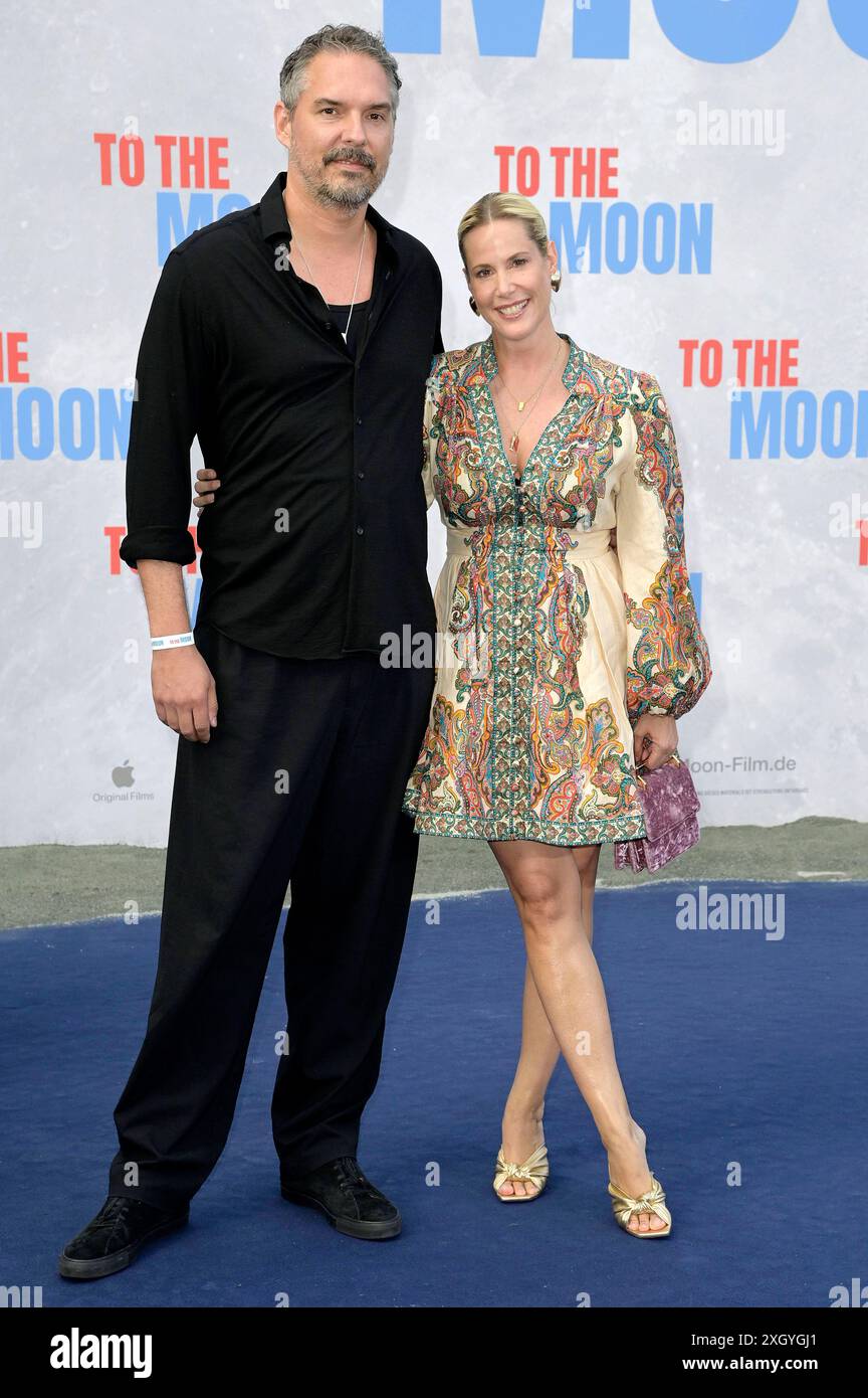 Alex Wilde und Anika Decker bei der Premiere des Kinofilms To the Moon ...