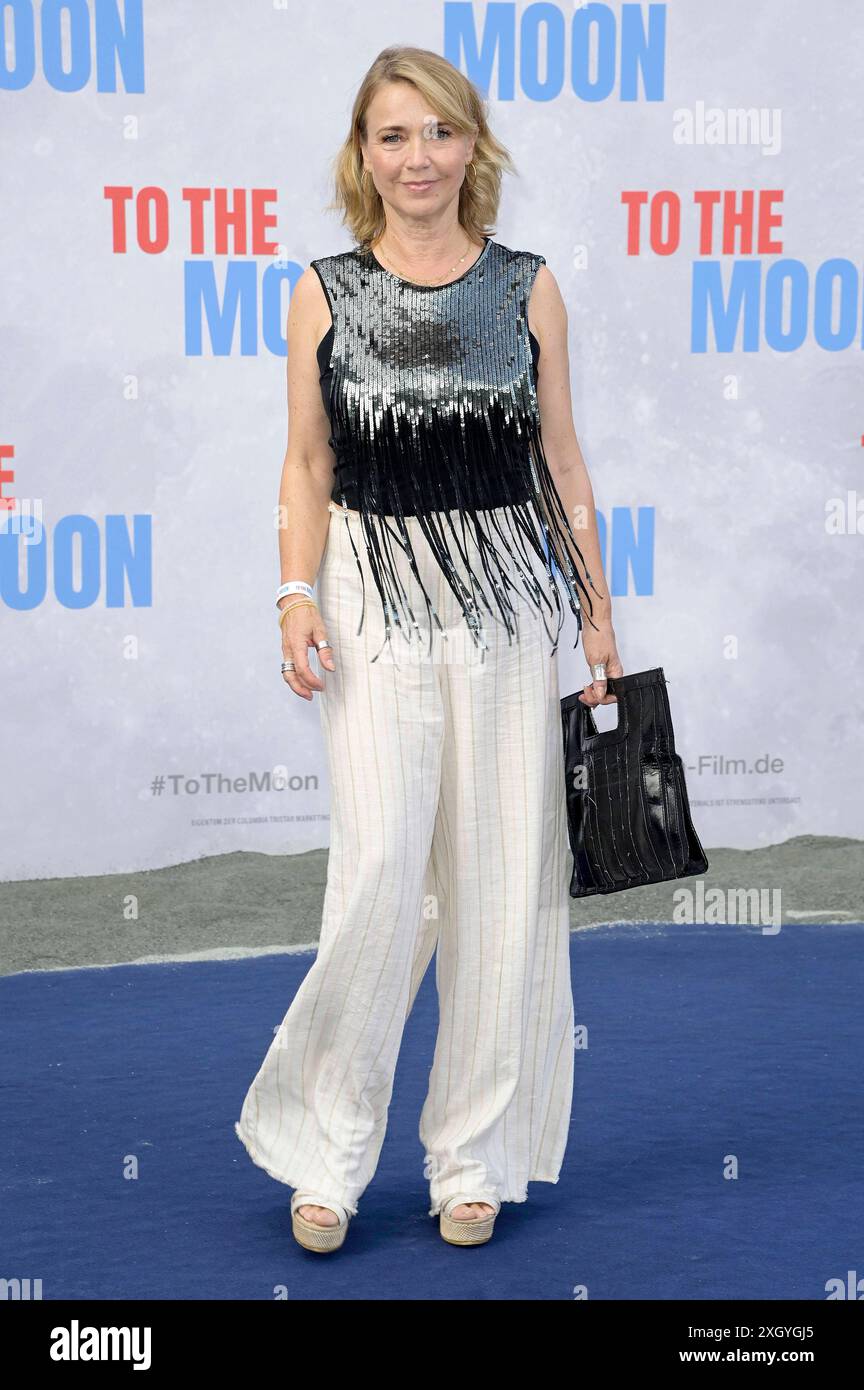 Tina Ruland bei der Premiere des Kinofilms To the Moon im Zoo Palast ...