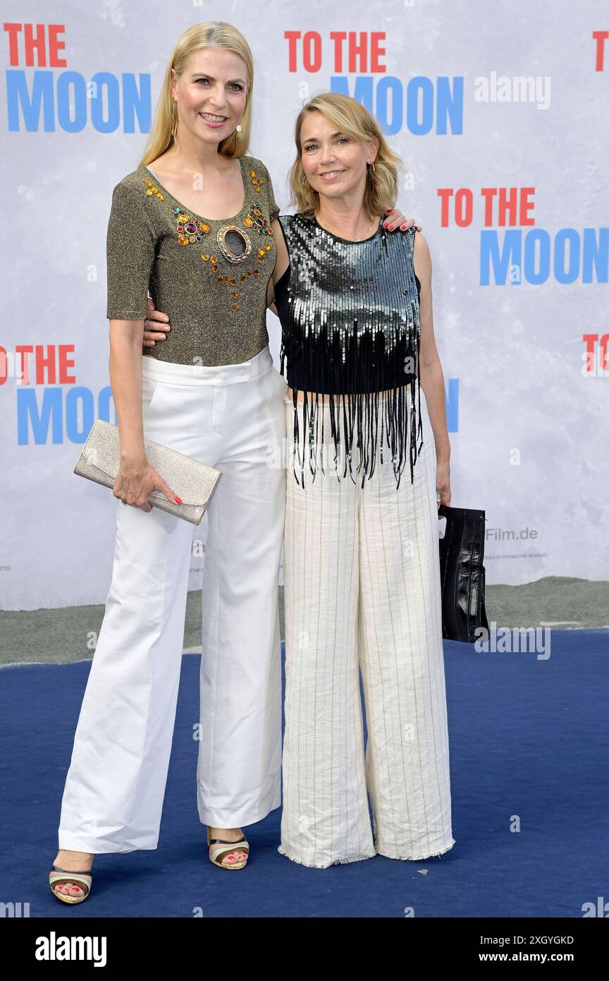 Tanja Bülter und Tina Ruland bei der Premiere des Kinofilms To the Moon ...