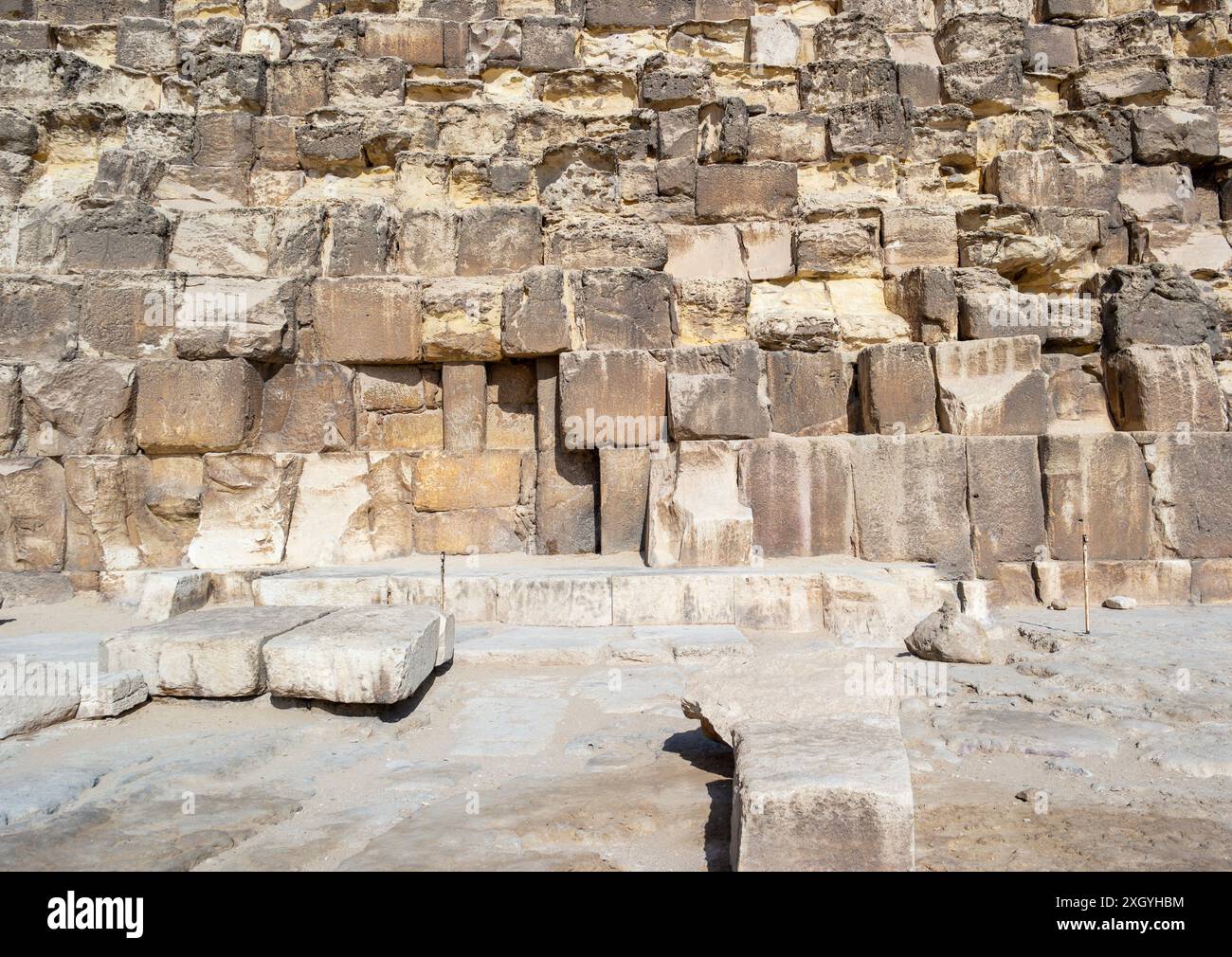 Granite rocks at the pyramids of Giza, Egypt Stock Photo - Alamy